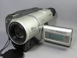 特別企画 1か月5900円～★レンタル★SONY DCR-TRV225 ハンディカム Digital8（デジタル8）ビデオカメラ★ | レンタル武蔵